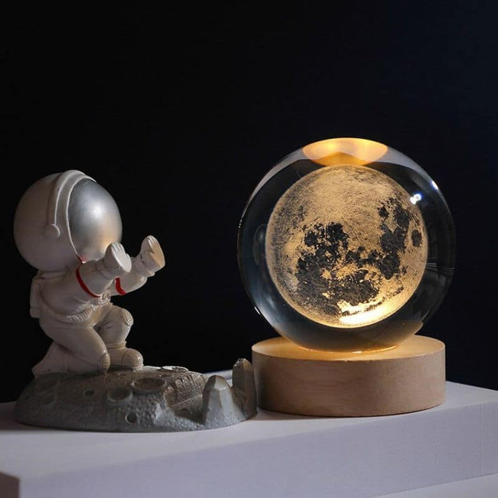 Luminous Crystal Ball – Creative.Lighting