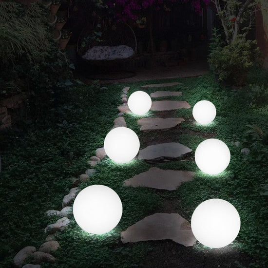 Spherical Garden Light – Creative.Lighting